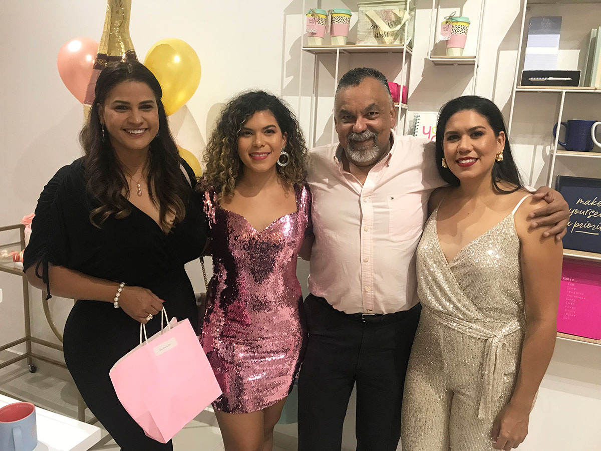 PAPER SISTERS - Focus