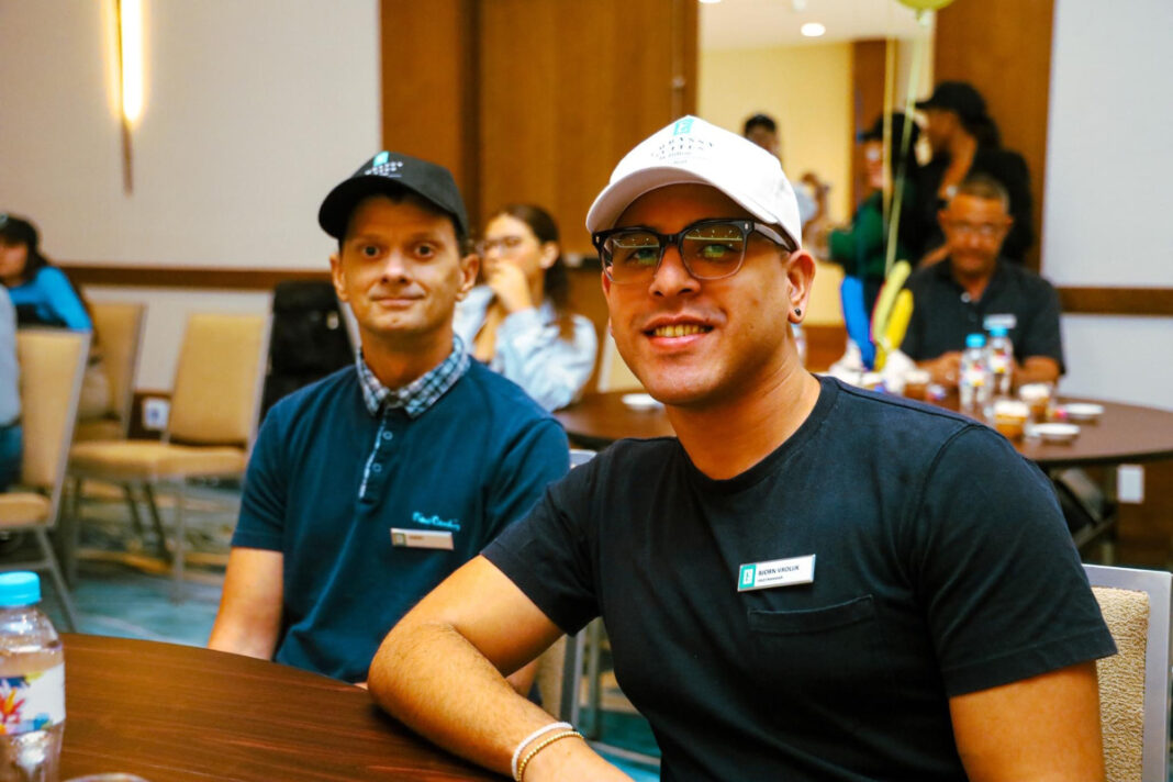 Celebracion Prome Aniversario Embassy Suites Aruba - Focus